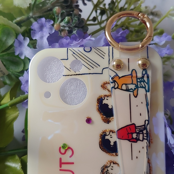 Peanuts | Cell Phones & Accessories | Snoopy And Peanuts Iphone 2 And ...